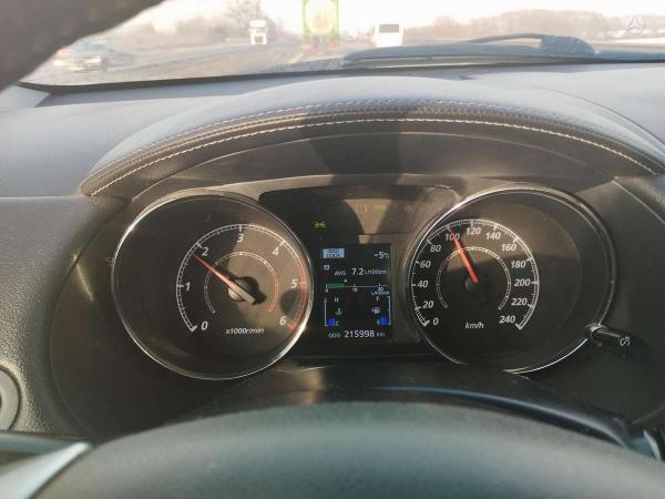Black Citroen C-Crosser 2012 in Kaunas, with an engine capacity of 2.18 L and mileage of 215 thousand km for 7999 €, photo 4 on AUTOMOTO.COM.LV