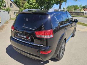 Black Citroen C-Crosser 2010 in Siauliai, with an engine capacity of 2.20 L and mileage of 168 thousand km for 5450 €, photo 5 on AUTOMOTO.COM.LV