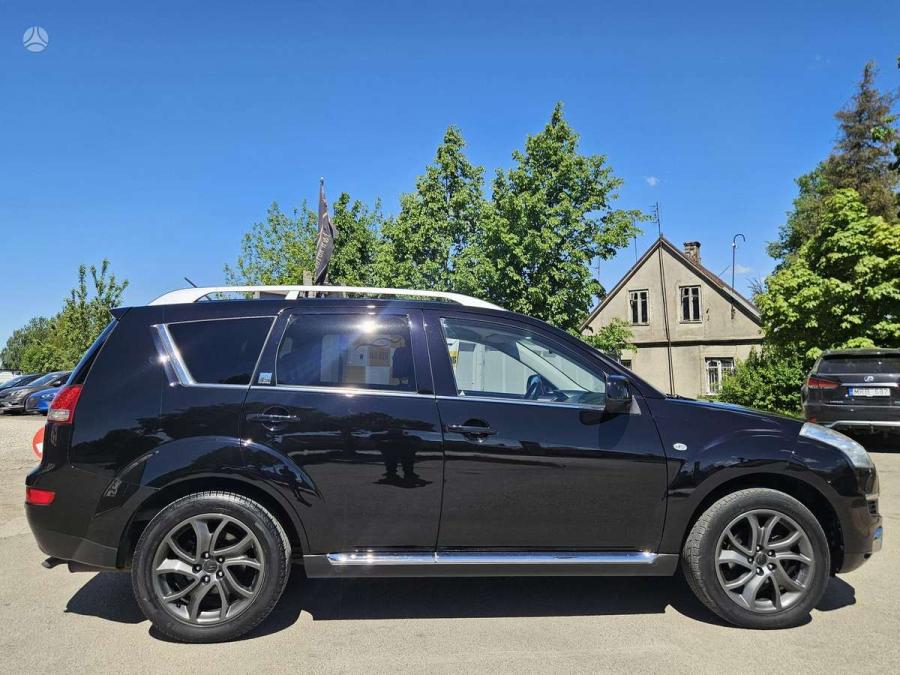Black Citroen C-Crosser 2010 in Siauliai, with an engine capacity of 2.20 L and mileage of 168 thousand km for 5450 €, photo 7 on AUTOMOTO.COM.LV