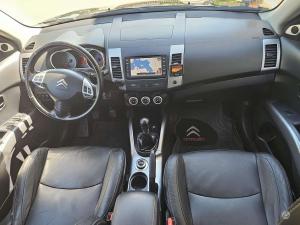 Black Citroen C-Crosser 2010 in Siauliai, with an engine capacity of 2.20 L and mileage of 168 thousand km for 5450 €, photo 13 on AUTOMOTO.COM.LV