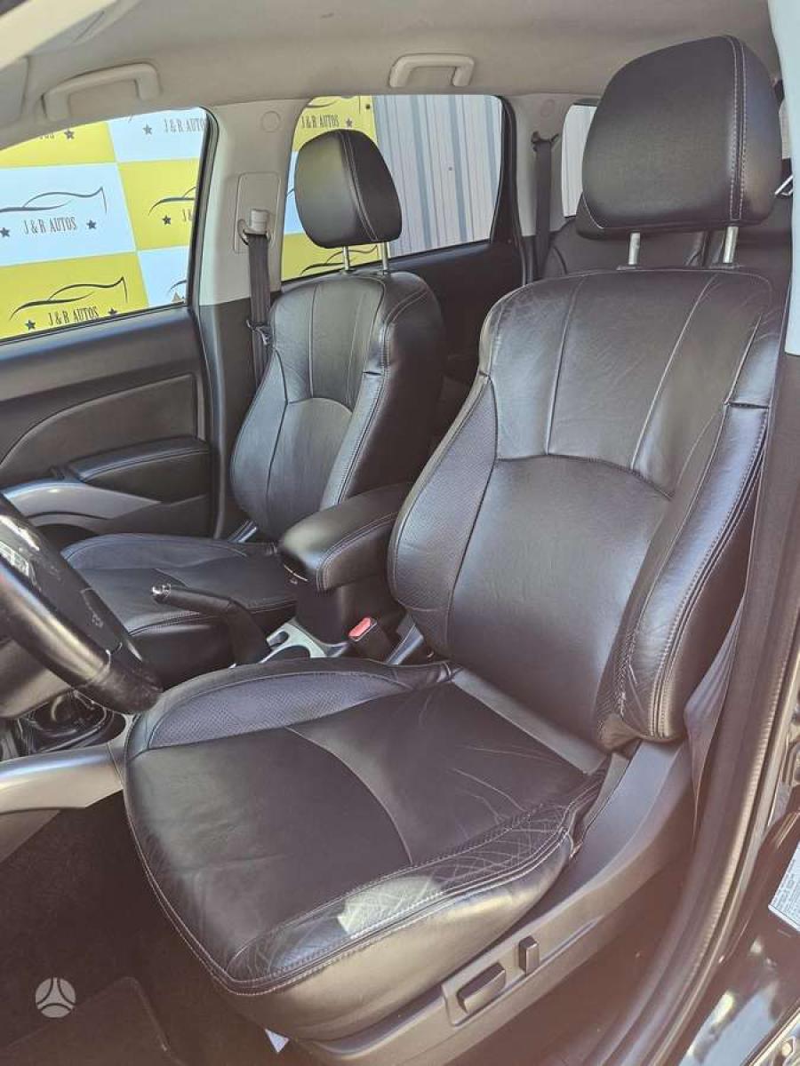 Black Citroen C-Crosser 2010 in Siauliai, with an engine capacity of 2.20 L and mileage of 168 thousand km for 5450 €, photo 14 on AUTOMOTO.COM.LV