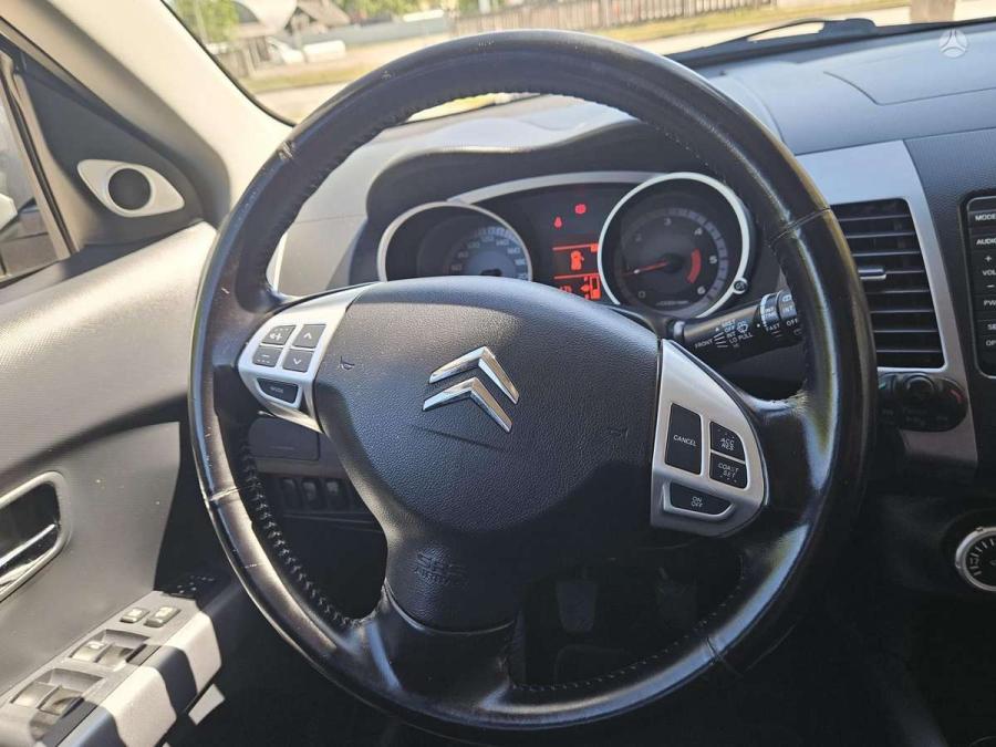 Black Citroen C-Crosser 2010 in Siauliai, with an engine capacity of 2.20 L and mileage of 168 thousand km for 5450 €, photo 19 on AUTOMOTO.COM.LV