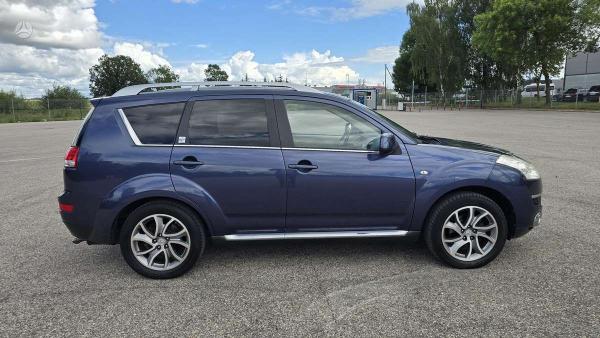 Blue Citroen C-Crosser 2007 in Marijampole, with an engine capacity of 2.18 L and mileage of 273 thousand km for 2950 €, photo 8 on AUTOMOTO.COM.LV