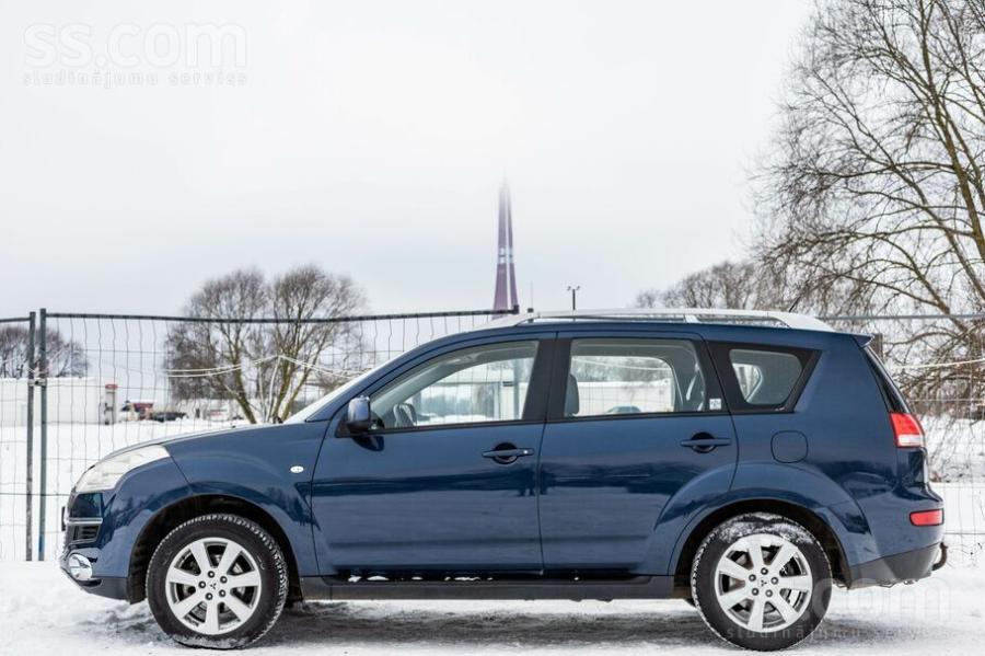 Blue Citroen C-Crosser 2008 in Riga, with an engine capacity of 2.20 L and mileage of 310 thousand km for 4990 €, photo 4 on AUTOMOTO.COM.LV