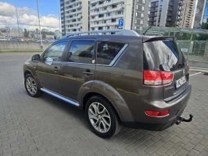 Brown Citroen C-Crosser 2010 in Vilnius, with an engine capacity of 2.18 L and mileage of 299 thousand km for 3850 €, photo 3 on AUTOMOTO.COM.LV