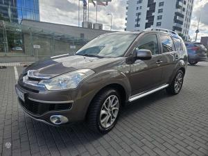 Brown Citroen C-Crosser 2010 in Vilnius, with an engine capacity of 2.18 L and mileage of 299 thousand km for 3850 €, photo 5 on AUTOMOTO.COM.LV