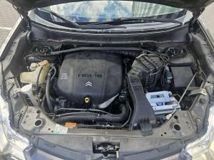 Brown Citroen C-Crosser 2010 in Vilnius, with an engine capacity of 2.18 L and mileage of 299 thousand km for 3850 €, photo 16 on AUTOMOTO.COM.LV