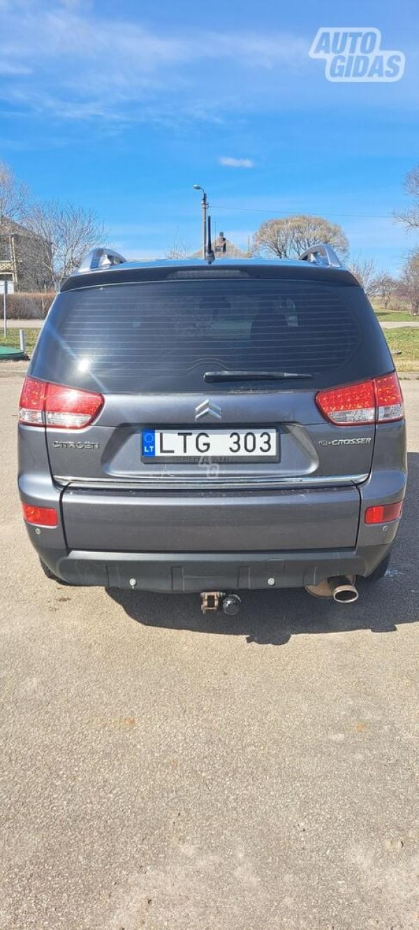 Citroen C-Crosser 2008 in Vilnius, with an engine capacity of 2.40 L and mileage of 218 thousand km for 3700 €, photo 5 on AUTOMOTO.COM.LV