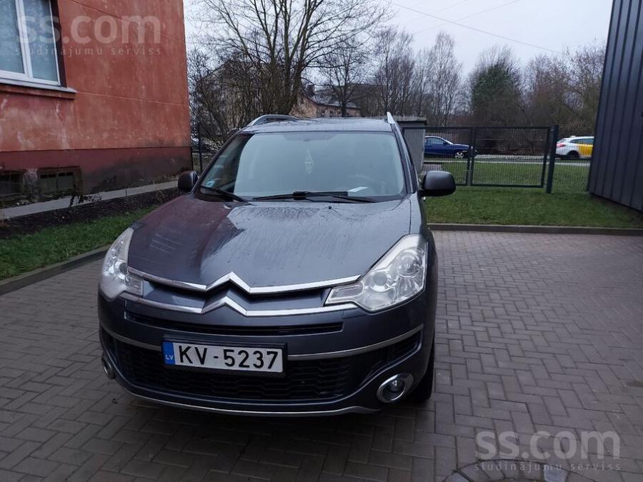 Citroen C-Crosser 2008 in Riga, with an engine capacity of 2.20 L and mileage of 372 thousand km for 4000 €, photo 4 on AUTOMOTO.COM.LV