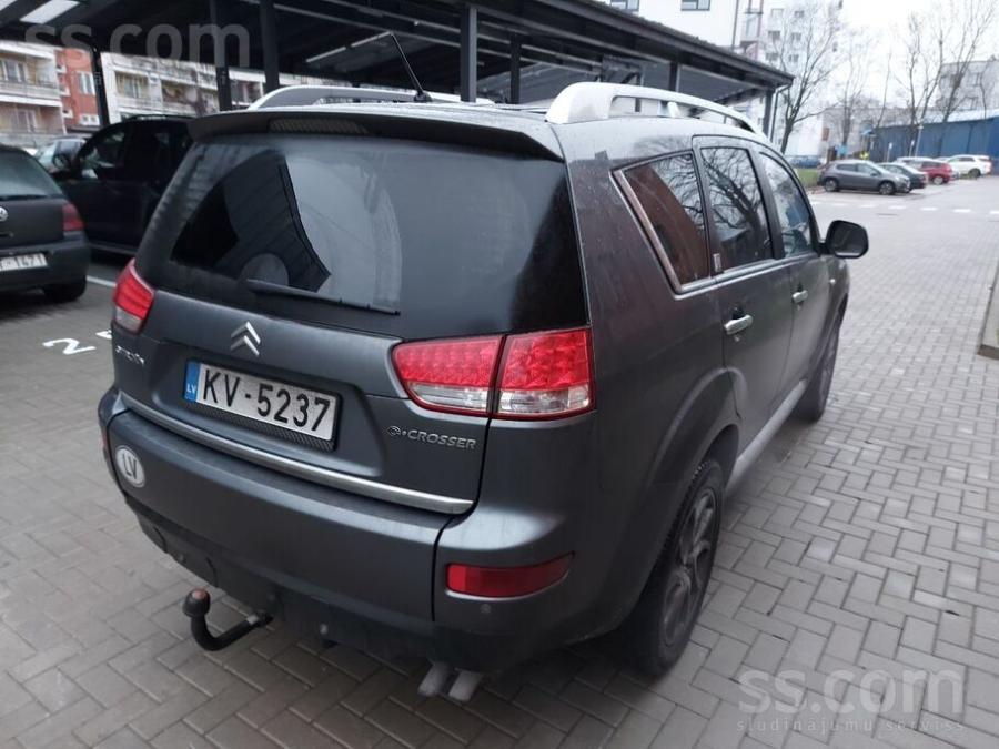 Citroen C-Crosser 2008 in Riga, with an engine capacity of 2.20 L and mileage of 372 thousand km for 4000 €, photo 5 on AUTOMOTO.COM.LV