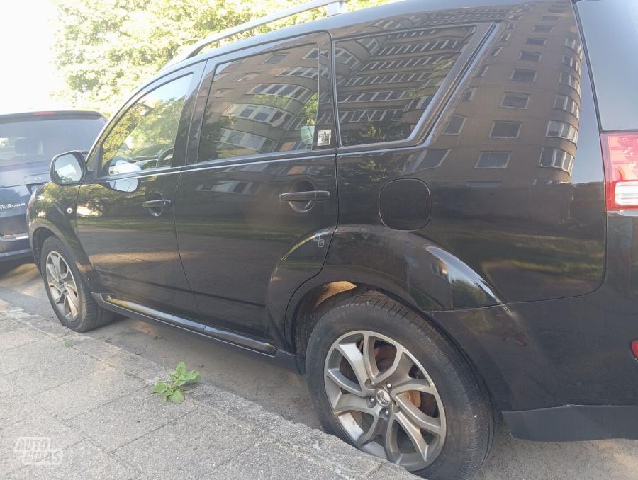 Citroen C-Crosser 2008 in Vilnius, with an engine capacity of 2.40 L and mileage of 340 thousand km for 1200 €, photo 9 on AUTOMOTO.COM.LV