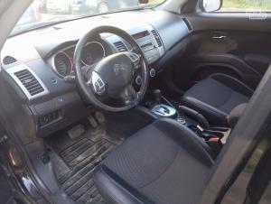 Citroen C-Crosser 2008 in Vilnius, with an engine capacity of 2.40 L and mileage of 340 thousand km for 1200 €, photo 11 on AUTOMOTO.COM.LV