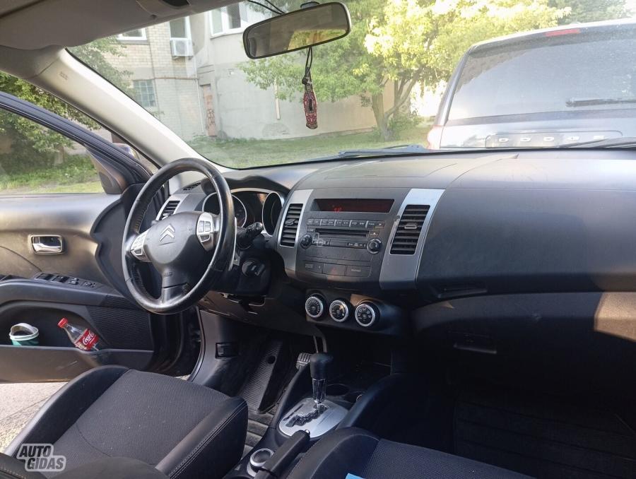 Citroen C-Crosser 2008 Viļņa, ar dzinēja tilpumu 2.40 L un nobraukumu 340 tūkst. km par 1000 €, foto 14 vietnē AUTOMOTO.COM.LV