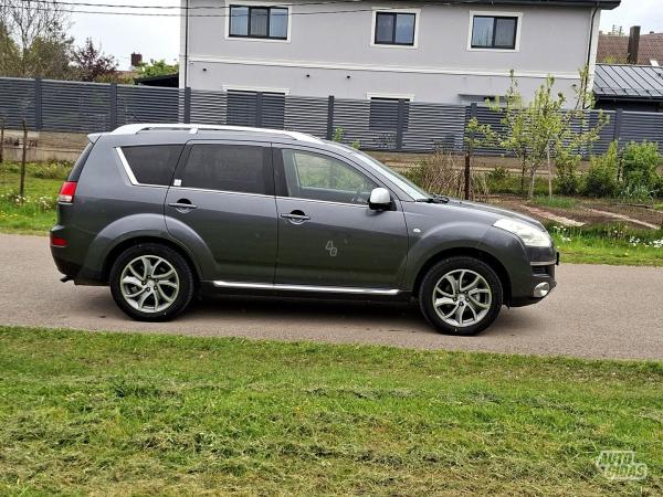 Citroen C-Crosser 2009 in Siauliai, with an engine capacity of 2.20 L and mileage of 280 thousand km for 3750 €, photo 2 on AUTOMOTO.COM.LV