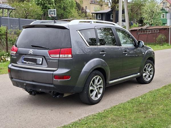 Citroen C-Crosser 2009 in Siauliai, with an engine capacity of 2.20 L and mileage of 280 thousand km for 3750 €, photo 3 on AUTOMOTO.COM.LV
