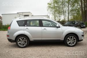 Citroen C-Crosser 2010 in Liepaja, with an engine capacity of 2.20 L and mileage of 252 thousand km for 4200 €, photo 5 on AUTOMOTO.COM.LV