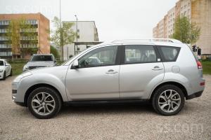 Citroen C-Crosser 2010 in Liepaja, with an engine capacity of 2.20 L and mileage of 252 thousand km for 4200 €, photo 9 on AUTOMOTO.COM.LV