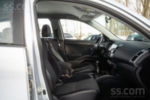 Citroen C-Crosser 2010 in Liepaja, with an engine capacity of 2.20 L and mileage of 252 thousand km for 4200 €, photo 12 on AUTOMOTO.COM.LV