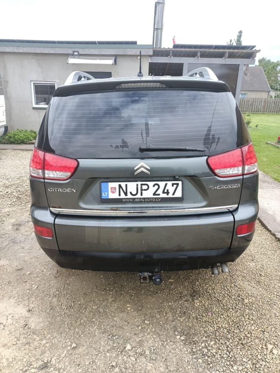 Citroen C-Crosser 2010 Joniškis, ar dzinēja tilpumu 2.20 L un nobraukumu 267 tūkst. km par 3000 €, foto 5 vietnē AUTOMOTO.COM.LV