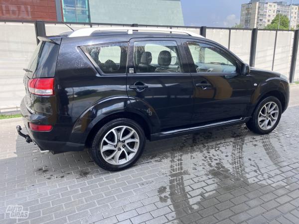 Citroen C-Crosser 2010 in Siauliai, with an engine capacity of 2.20 L and mileage of 236 thousand km for 4499 €, photo 3 on AUTOMOTO.COM.LV