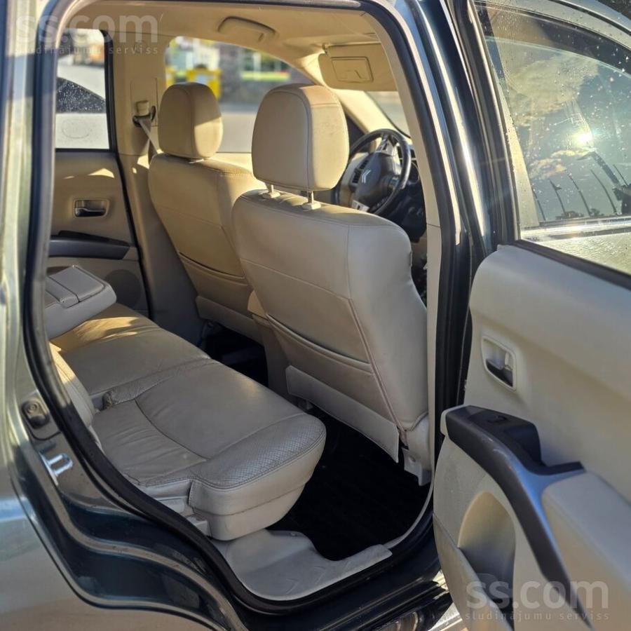 Zaļš Citroen C-Crosser 2009 Dobele, ar dzinēja tilpumu 2.20 L un nobraukumu 243 tūkst. km par 3200 €, foto 4 vietnē AUTOMOTO.COM.LV