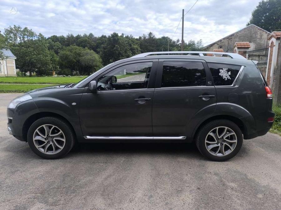 Green Citroen C-Crosser 2011 in Vilnius, with an engine capacity of 2.18 L and mileage of 285 thousand km for 5000 €, photo 5 on AUTOMOTO.COM.LV