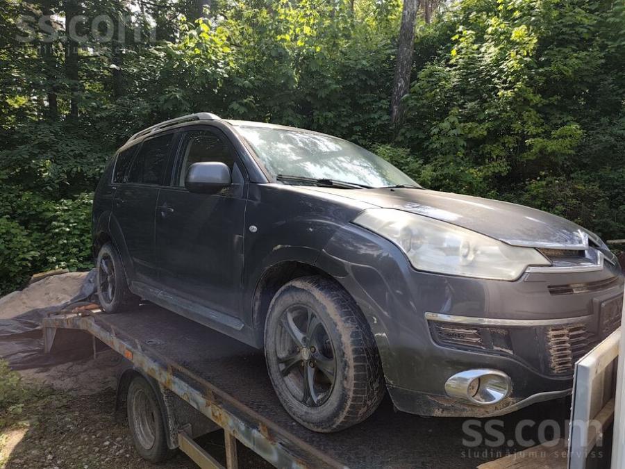 Grey Citroen C-Crosser 2007 in Riga, with an engine capacity of 2.20 L and mileage of 290 thousand km for 1000 €, photo 1 on AUTOMOTO.COM.LV