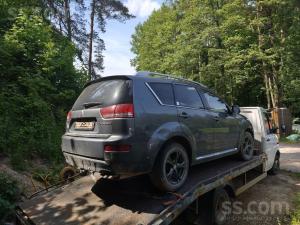 Grey Citroen C-Crosser 2007 in Riga, with an engine capacity of 2.20 L and mileage of 290 thousand km for 1000 €, photo 3 on AUTOMOTO.COM.LV