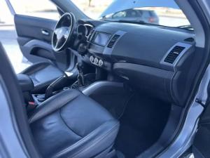 Pelēks Citroen C-Crosser 2007 Jēkabpils, ar dzinēja tilpumu 2.20 L un nobraukumu 224 tūkst. km par 6100 €, foto 21 vietnē AUTOMOTO.COM.LV