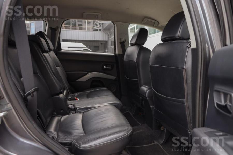 Pelēks Citroen C-Crosser 2007 Rīga, ar dzinēja tilpumu 2.20 L un nobraukumu 0 tūkst. km par 3495 €, foto 16 vietnē AUTOMOTO.COM.LV