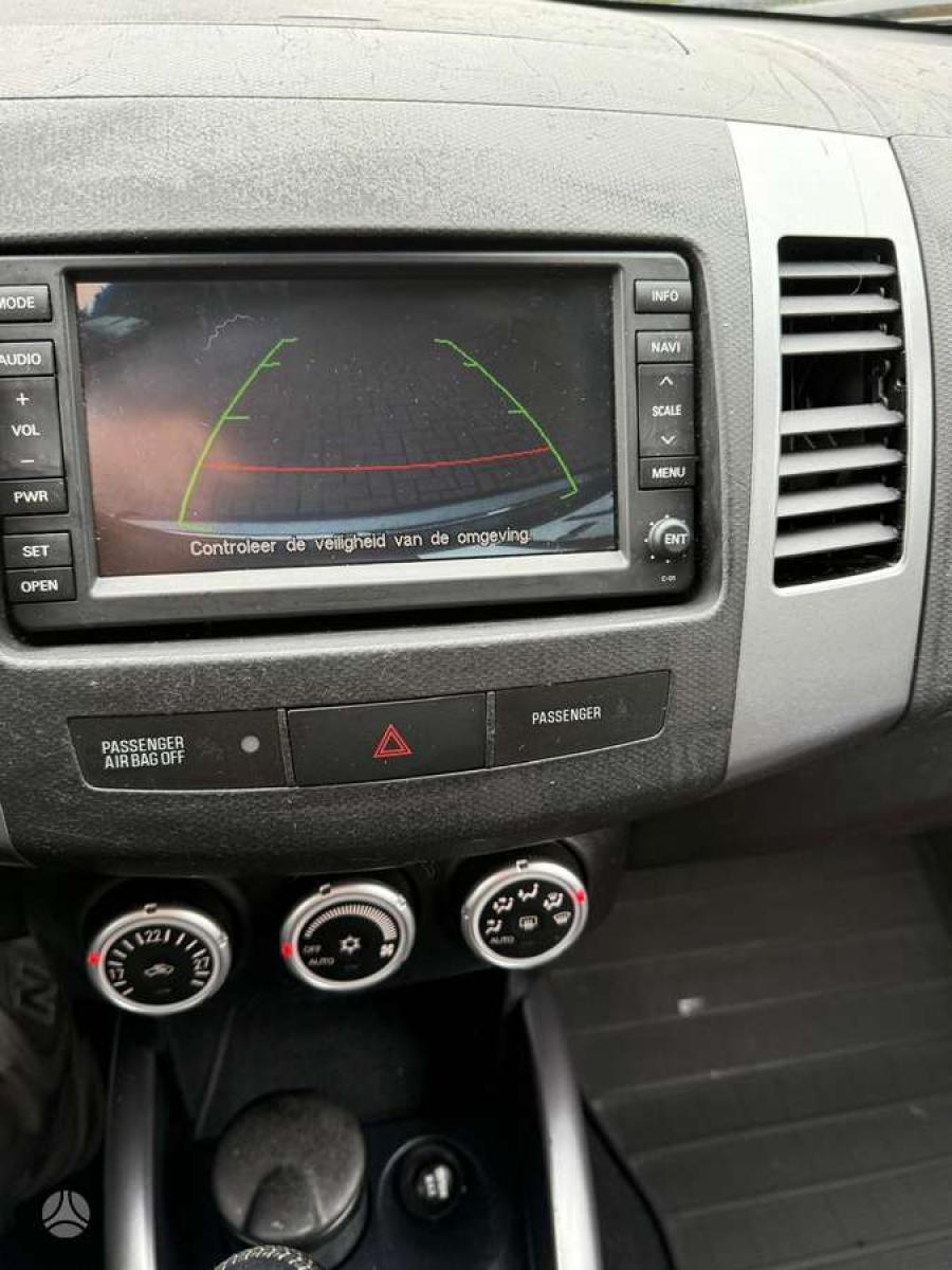 Grey Citroen C-Crosser 2007 in Utena, with an engine capacity of 2.18 L and mileage of 291 thousand km for 2999 €, photo 13 on AUTOMOTO.COM.LV