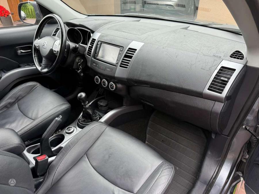 Grey Citroen C-Crosser 2007 in Utena, with an engine capacity of 2.18 L and mileage of 291 thousand km for 2999 €, photo 17 on AUTOMOTO.COM.LV