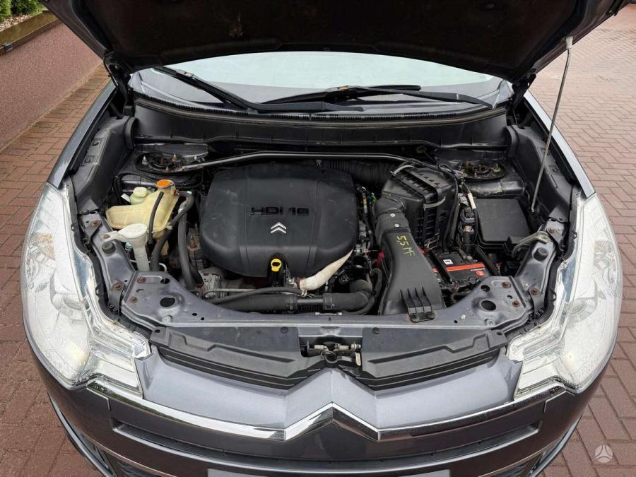 Grey Citroen C-Crosser 2007 in Utena, with an engine capacity of 2.18 L and mileage of 291 thousand km for 2999 €, photo 22 on AUTOMOTO.COM.LV