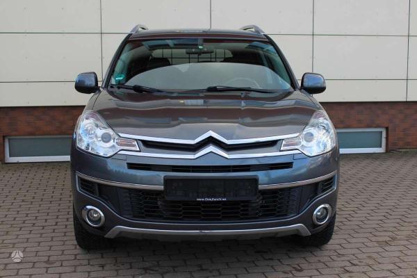 Grey Citroen C-Crosser 2008 in Kretinga, with an engine capacity of 2.18 L and mileage of 290 thousand km for 4200 €, photo 2 on AUTOMOTO.COM.LV