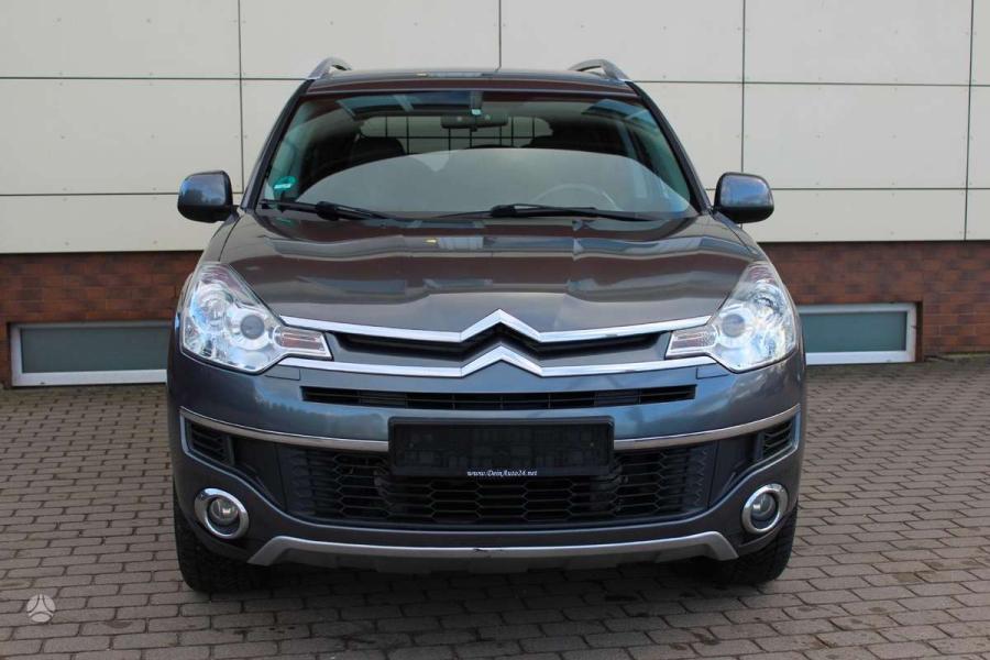 Grey Citroen C-Crosser 2008 in Kretinga, with an engine capacity of 2.18 L and mileage of 290 thousand km for 4200 €, photo 2 on AUTOMOTO.COM.LV