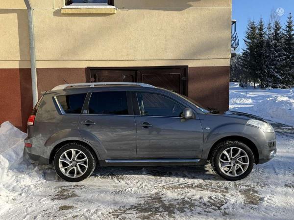 Grey Citroen C-Crosser 2008 in Kedainiai, with an engine capacity of 2.18 L and mileage of 286 thousand km for 4150 €, photo 7 on AUTOMOTO.COM.LV
