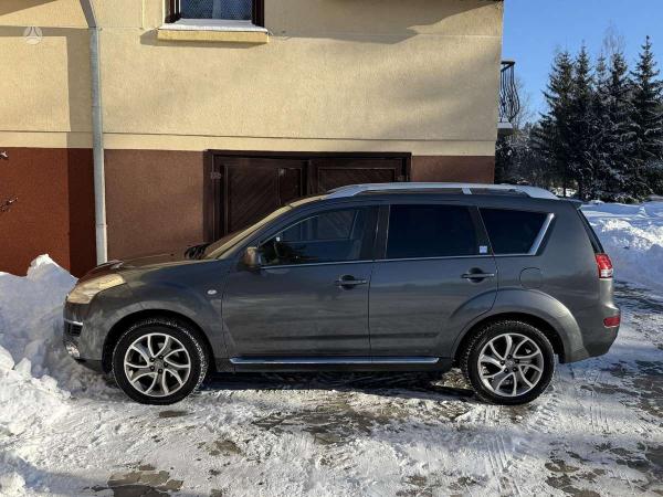 Grey Citroen C-Crosser 2008 in Kedainiai, with an engine capacity of 2.18 L and mileage of 286 thousand km for 4150 €, photo 8 on AUTOMOTO.COM.LV