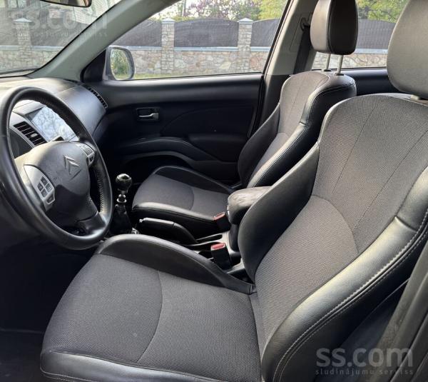 Pelēks Citroen C-Crosser 2008 Jelgava, ar dzinēja tilpumu 2.20 L un nobraukumu 356 tūkst. km par 2350 €, foto 8 vietnē AUTOMOTO.COM.LV