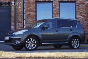 Pelēks Citroen C-Crosser 2008 Rīga, ar dzinēja tilpumu 2.20 L un nobraukumu 283 tūkst. km par 3290 €, foto 3 vietnē AUTOMOTO.COM.LV