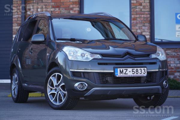 Grey Citroen C-Crosser 2008 in Riga, with an engine capacity of 2.20 L and mileage of 283 thousand km for 3290 €, photo 4 on AUTOMOTO.COM.LV