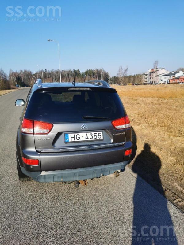 Grey Citroen C-Crosser 2008 in Riga, with an engine capacity of 2.40 L and mileage of 235 thousand km for 3800 €, photo 3 on AUTOMOTO.COM.LV