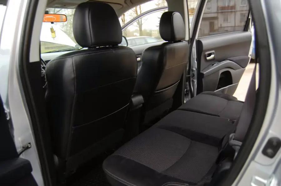 Pelēks Citroen C-Crosser 2008 Jēkabpils, ar dzinēja tilpumu 2.20 L un nobraukumu 260 tūkst. km par 5500 €, foto 14 vietnē AUTOMOTO.COM.LV