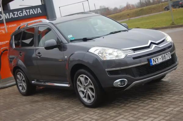 Grey Citroen C-Crosser 2008 in Jekabpils, with an engine capacity of 2.20 L and mileage of 224 thousand km for 6300 €, photo 5 on AUTOMOTO.COM.LV