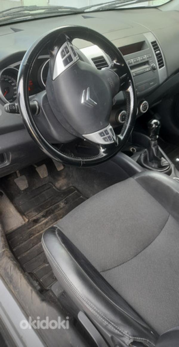 Pelēks Citroen C-Crosser 2008 Tallina, ar dzinēja tilpumu 2.20 L un nobraukumu 325 tūkst. km par 3600 €, foto 4 vietnē AUTOMOTO.COM.LV