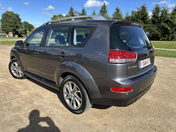 Pelēks Citroen C-Crosser 2008 Utena, ar dzinēja tilpumu 2.20 L un nobraukumu 162 tūkst. km par 4650 €, foto 5 vietnē AUTOMOTO.COM.LV