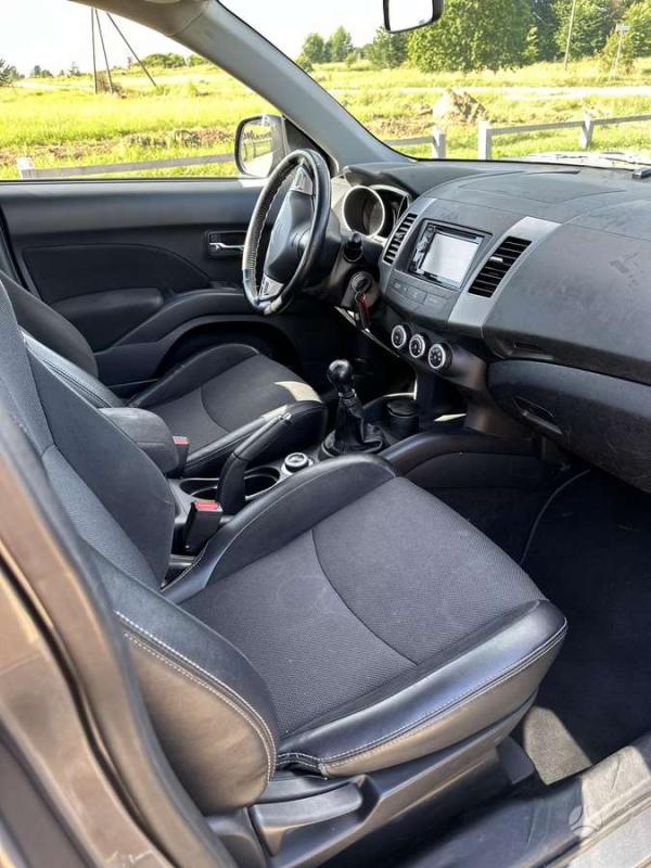 Pelēks Citroen C-Crosser 2008 Utena, ar dzinēja tilpumu 2.20 L un nobraukumu 162 tūkst. km par 4650 €, foto 9 vietnē AUTOMOTO.COM.LV