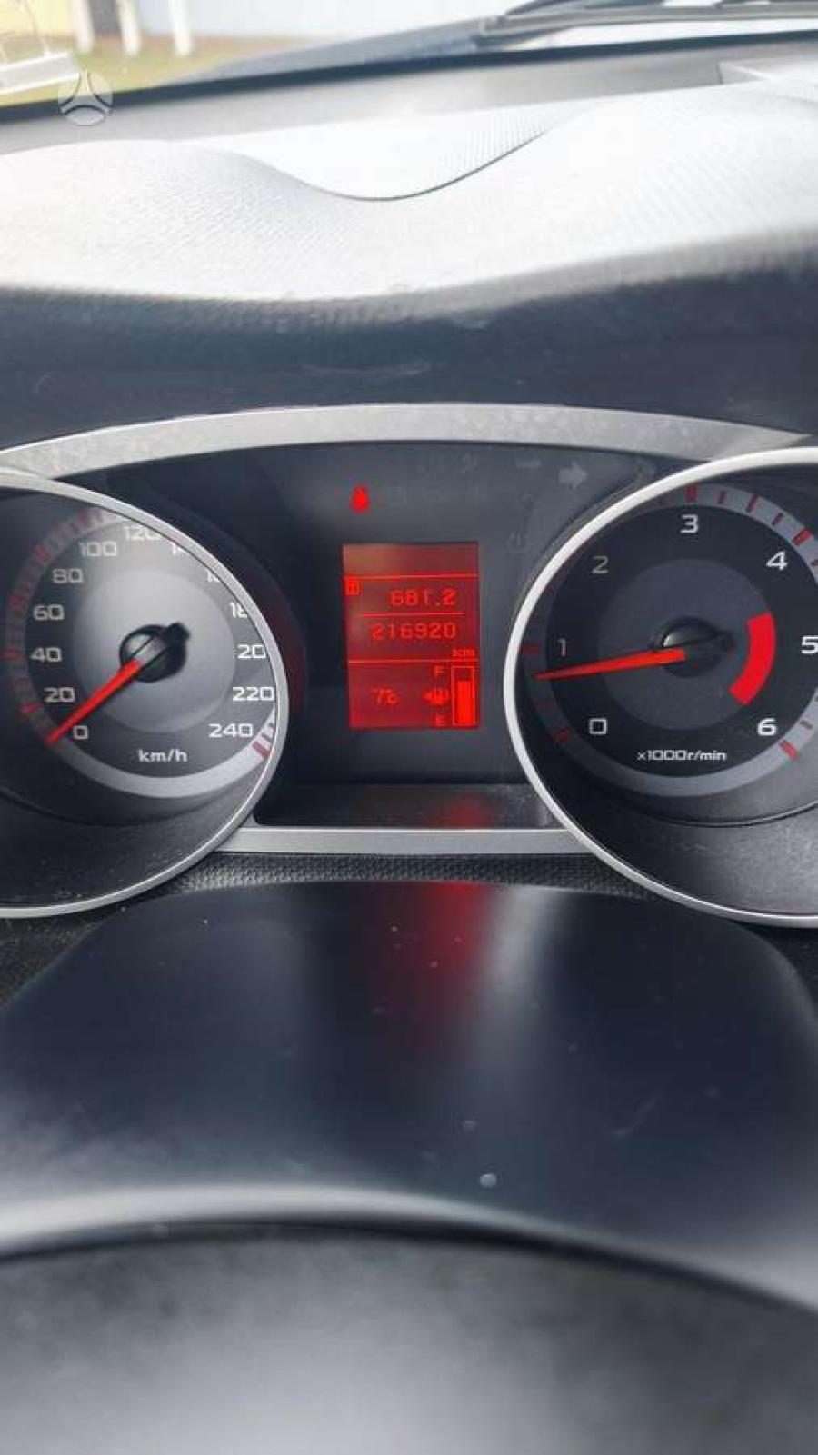 Pelēks Citroen C-Crosser 2008 Utena, ar dzinēja tilpumu 2.18 L un nobraukumu 216 tūkst. km par 4500 €, foto 8 vietnē AUTOMOTO.COM.LV