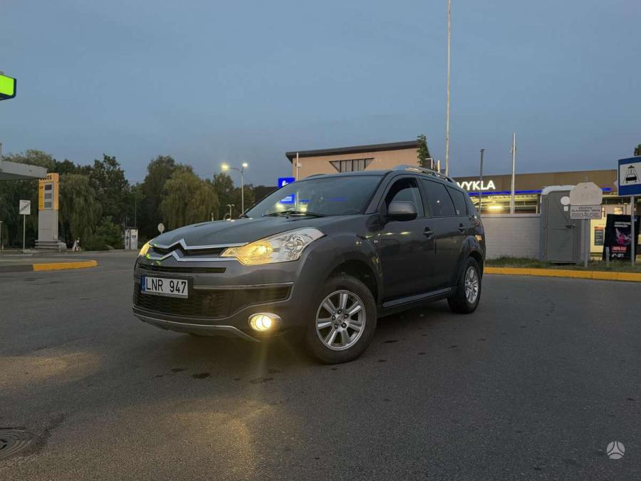 Grey Citroen C-Crosser 2008 in Kaunas, with an engine capacity of 2.18 L and mileage of 234 thousand km for 2700 €, photo 3 on AUTOMOTO.COM.LV