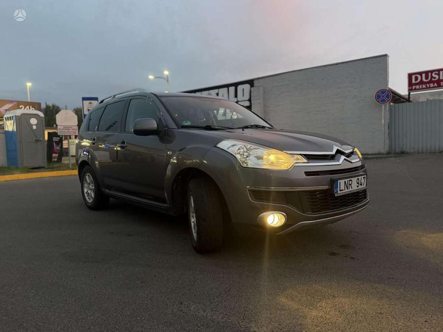 Grey Citroen C-Crosser 2008 in Kaunas, with an engine capacity of 2.18 L and mileage of 234 thousand km for 2700 €, photo 4 on AUTOMOTO.COM.LV