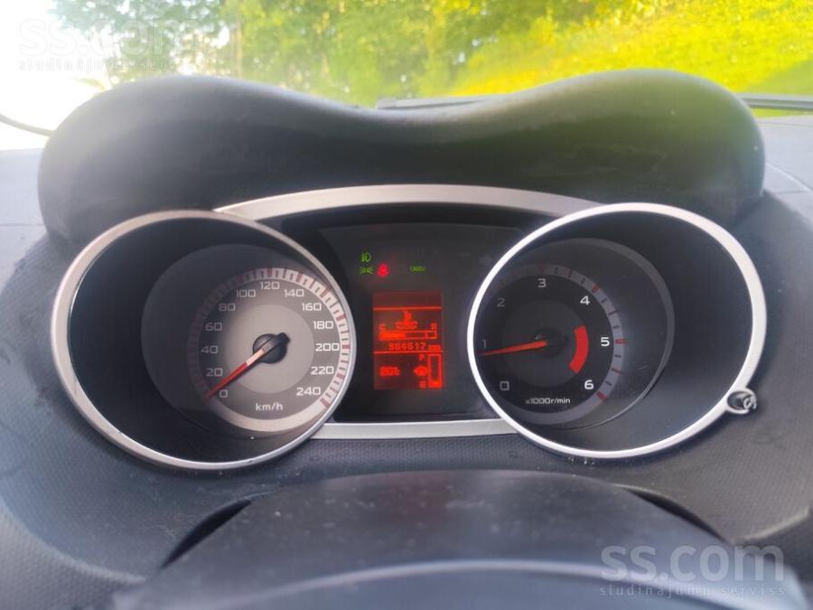 Pelēks Citroen C-Crosser 2008 Rēzekne, ar dzinēja tilpumu 2.20 L un nobraukumu 365 tūkst. km par 2800 €, foto 6 vietnē AUTOMOTO.COM.LV
